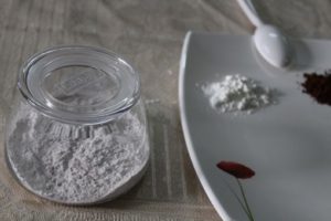 How to make your own translucent face (and body) powder
